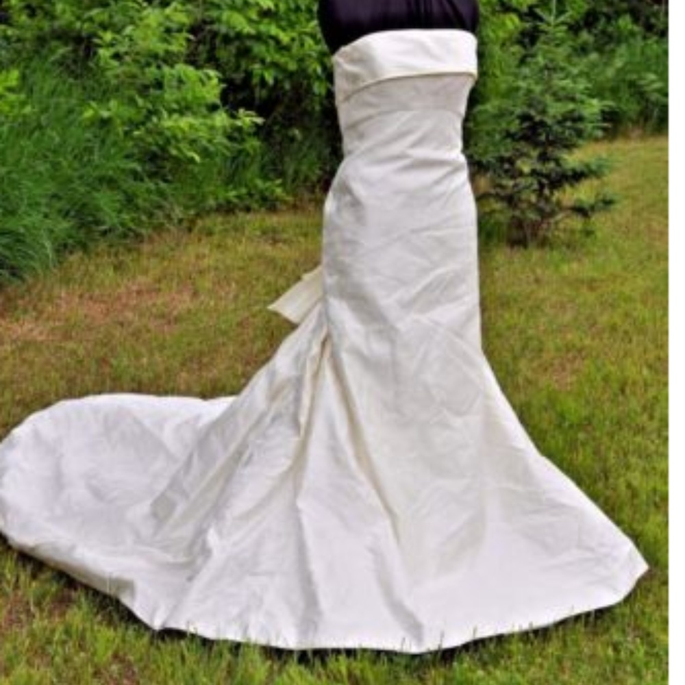 Manuel Mota Ivory Silk Wedding Sz8 - Gem